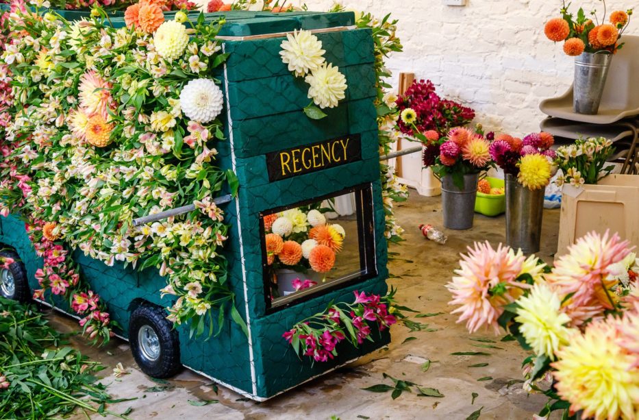 The flower bus has arrived - Carlotta Luke